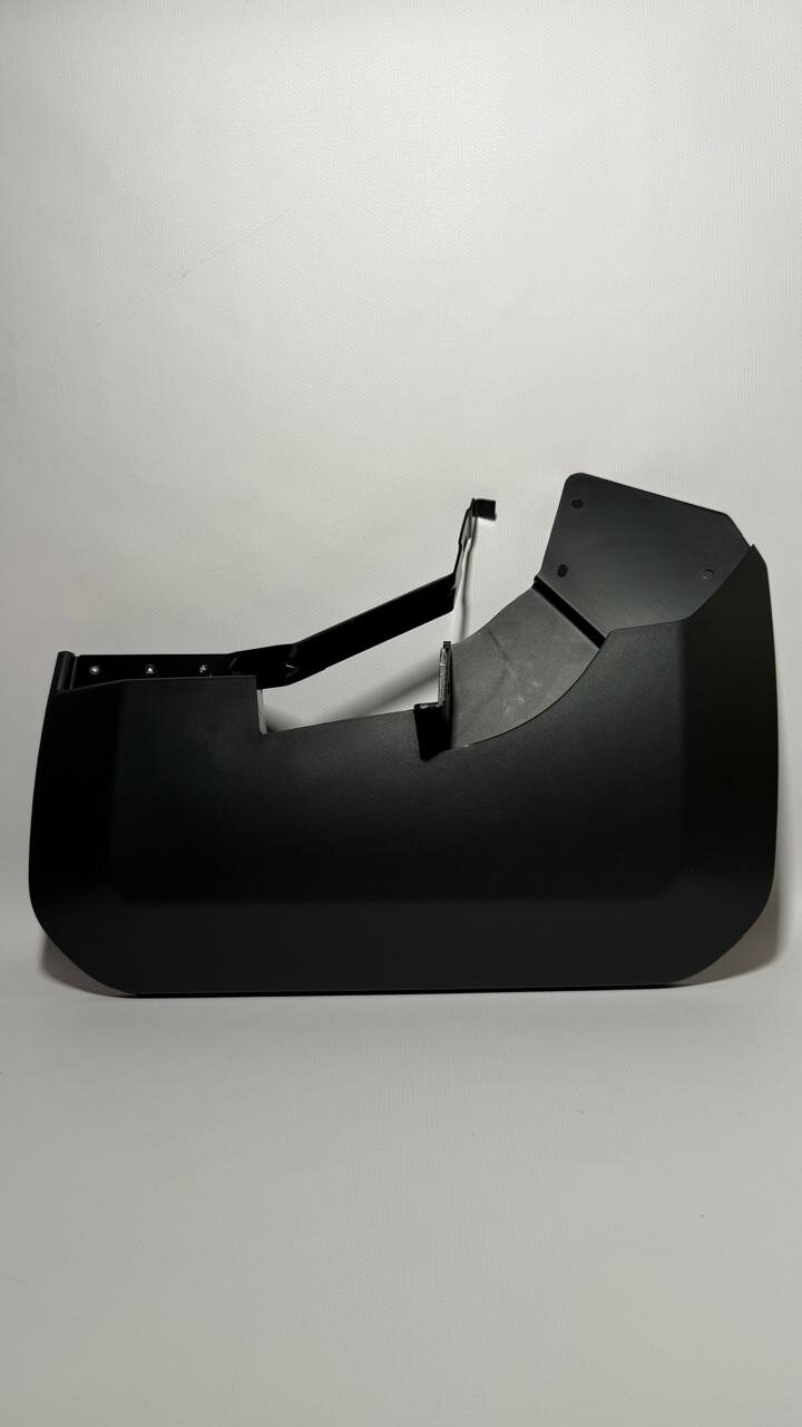 Брызговик зaдний правый (двухскатные задние колеса) на FORD TRANSIT