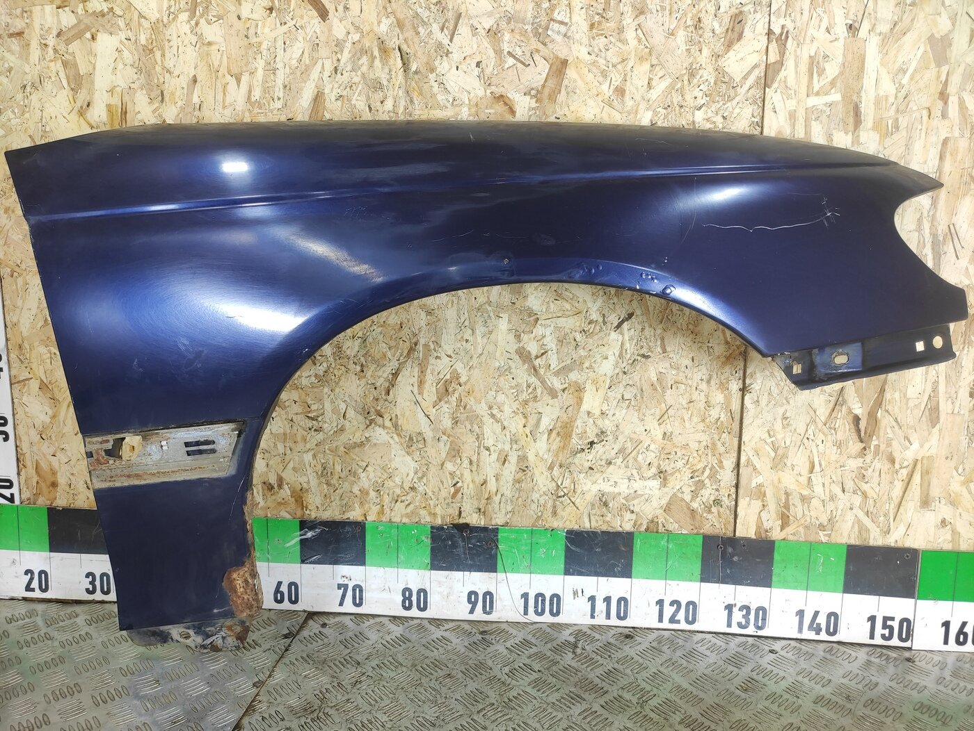 Крыло переднее правое OPEL Omega B 1102009