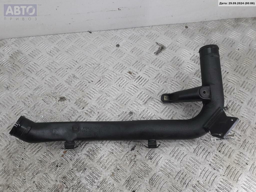 Патрубок интеркулера Volkswagen Passat B5