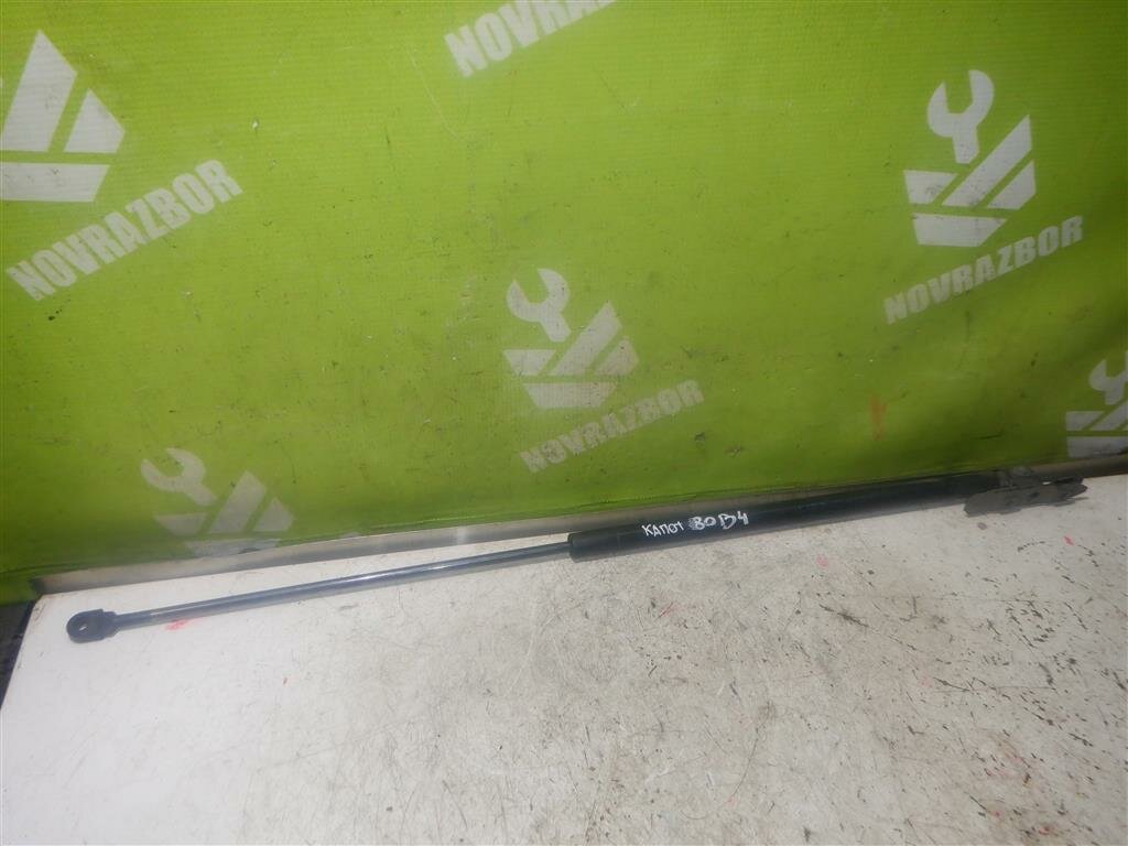 Амортизатор капота Audi 80 90 B4 91-94