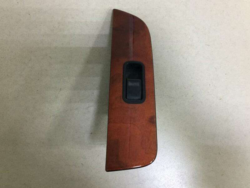 Кнопка стеклоподъемника Lexus RX 300 XU10 1997-2003 кат.номер: 8403030020C0