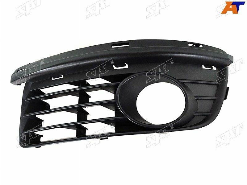 . SAT Оправа ПТФ для VW JETTA 2005-2010гв левая без молдингов