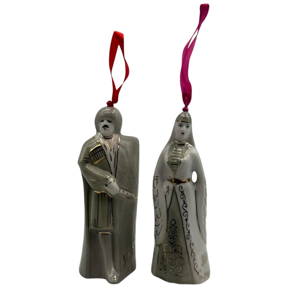 Колокольчик сувенирный "Горец и горянка" (зеленый), 13 см, 2015-2020 гг, фарфор, Кисловодск, Россия