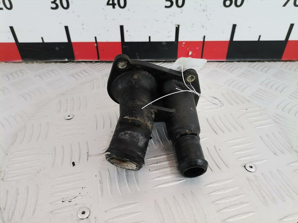 Корпус термостата Ford Focus 1 98MM9K478DA арт. 1514068
