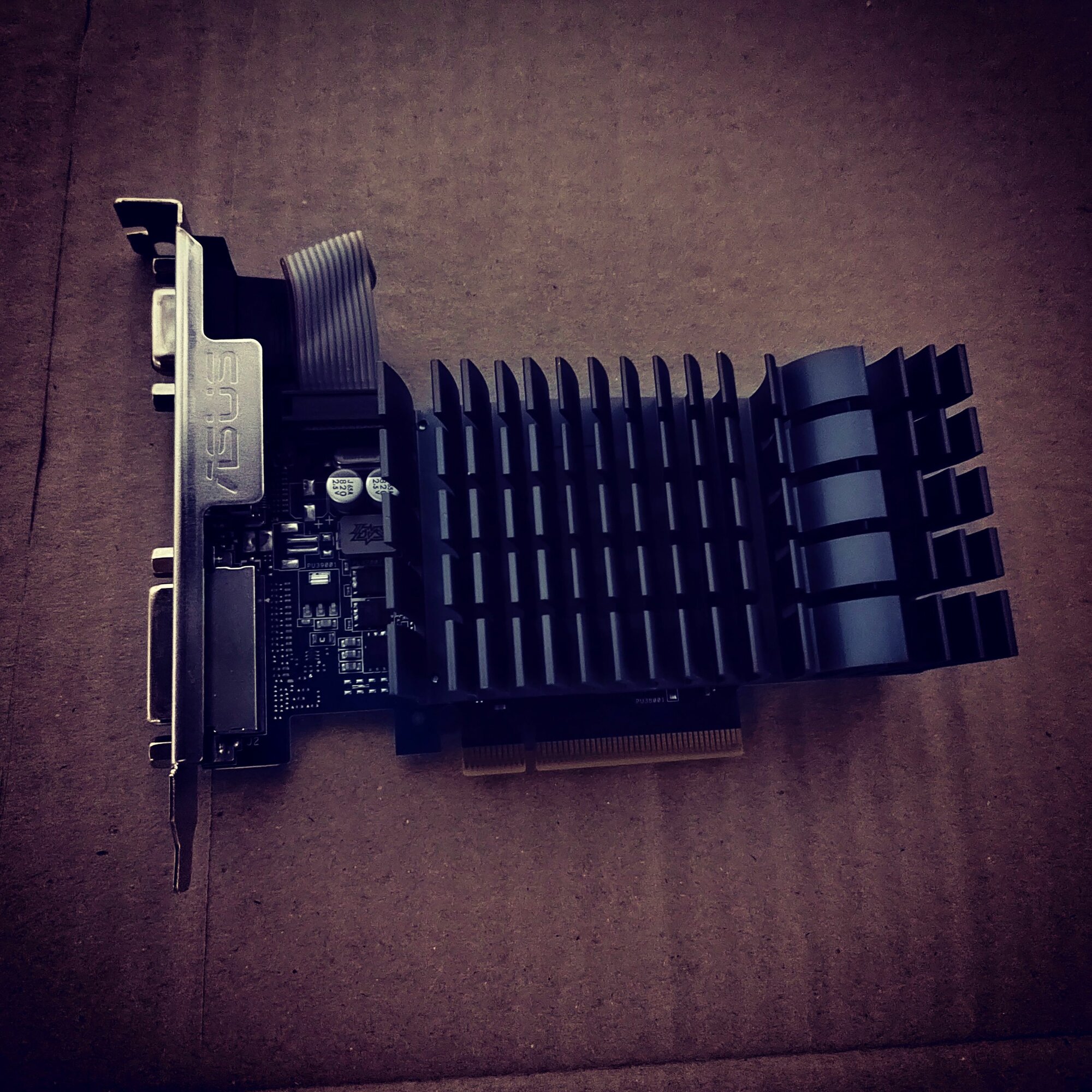 Видеокарта ASUS GT710-1-SL/1Gb/VGA/DVI/HDMI(арт.16575-OZ)