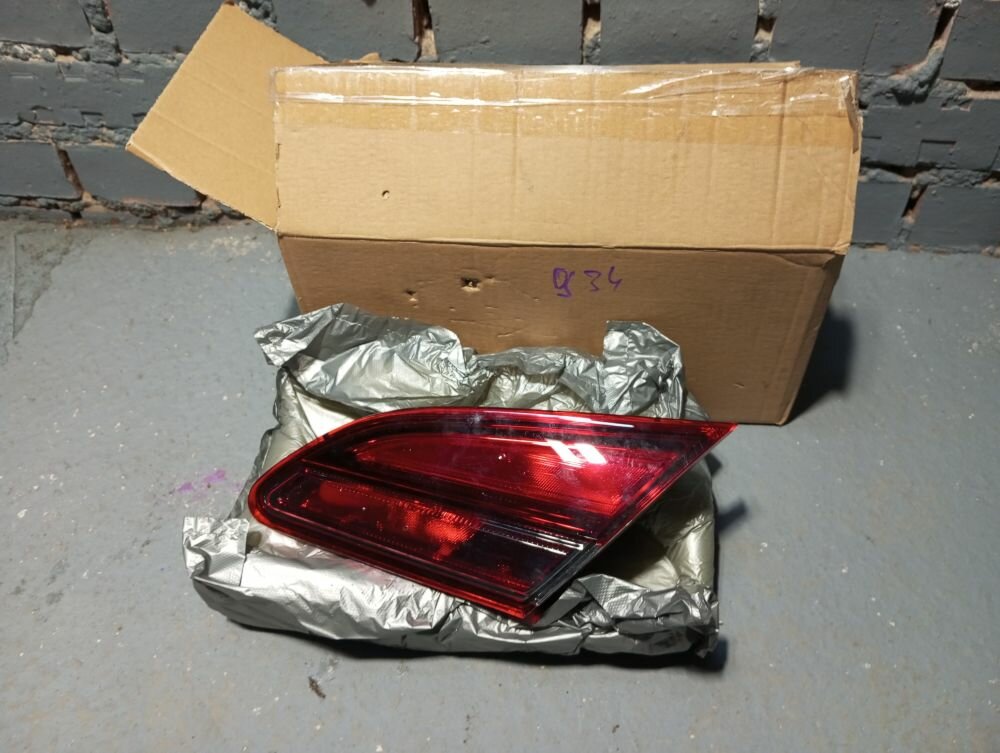 Фонарь внутренний правый Opel Astra J GTC купе 13400999