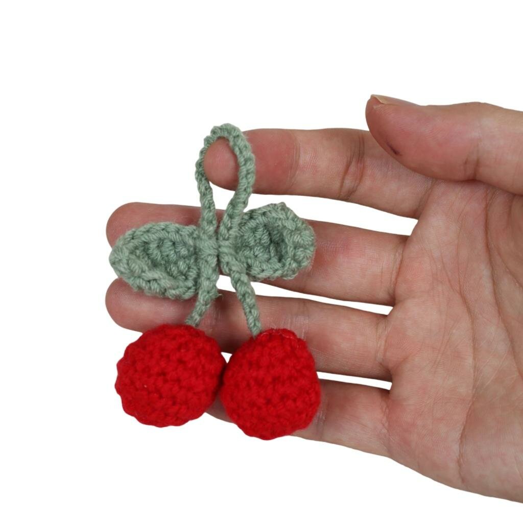 Вязаный крючком ключ-подвеска «Вишня», Вишневый без застежки