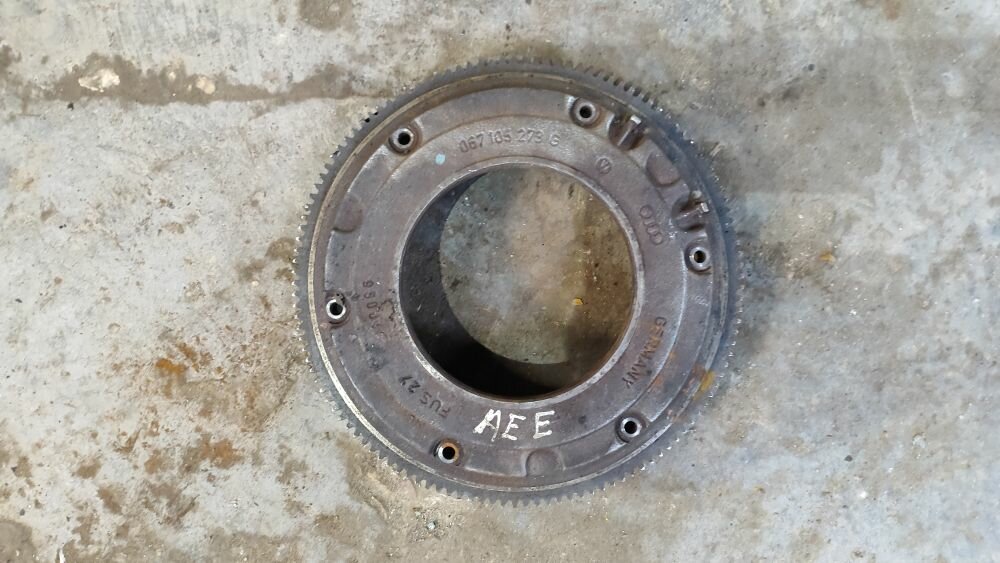 Маховик VW golf 3 067105273G