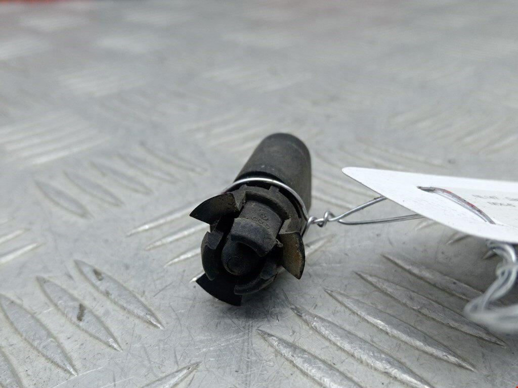 Датчик температуры воздуха Volkswagen Touran 1 1J099379A арт. 2190344