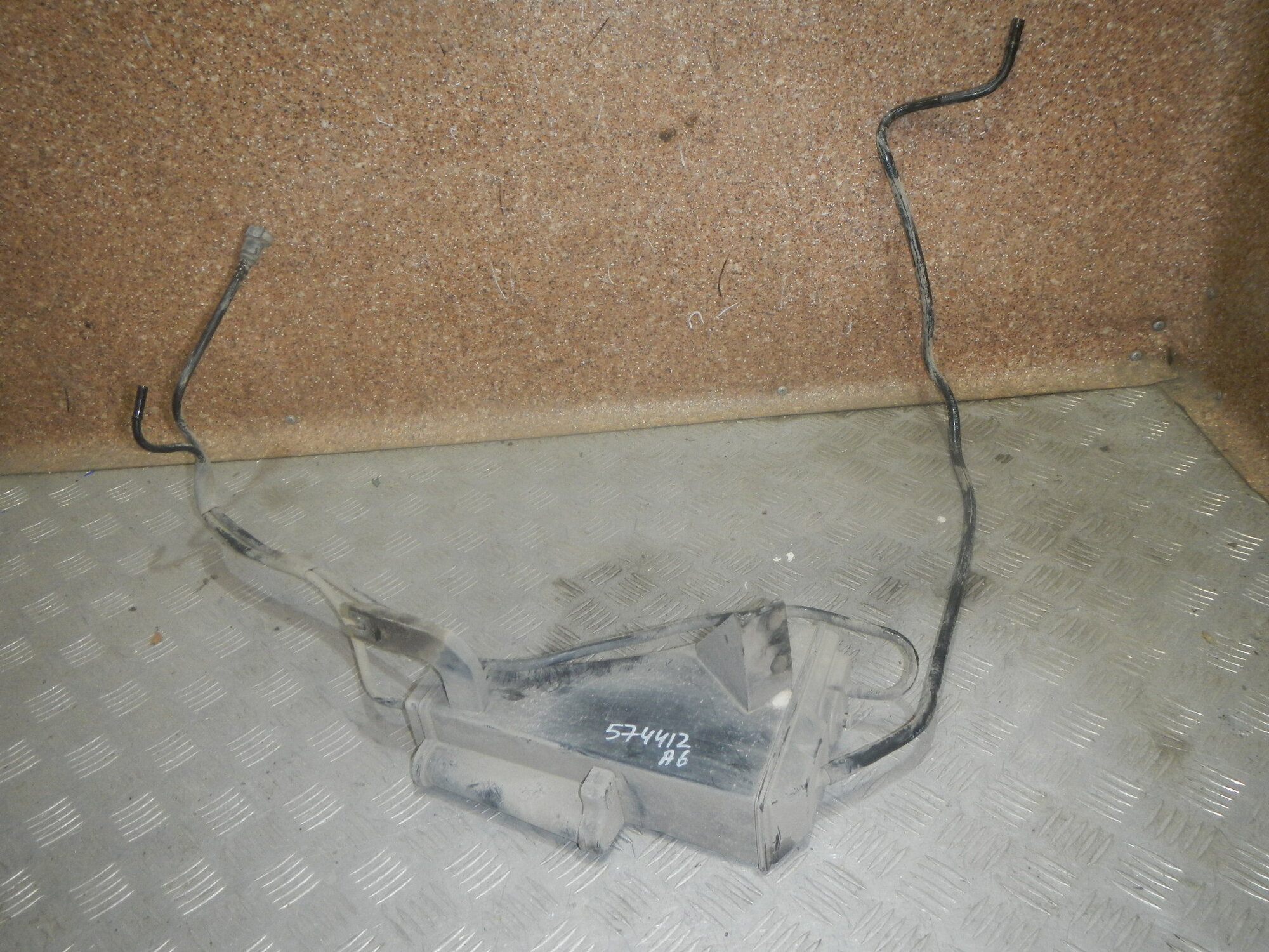 Б/У Абсорбер (фильтр угольный), Audi (Ауди)-A6 (C6) (05-11) AUDI A6 (C6) (05-11) Без видимых повреждений. 574412 VAG арт...