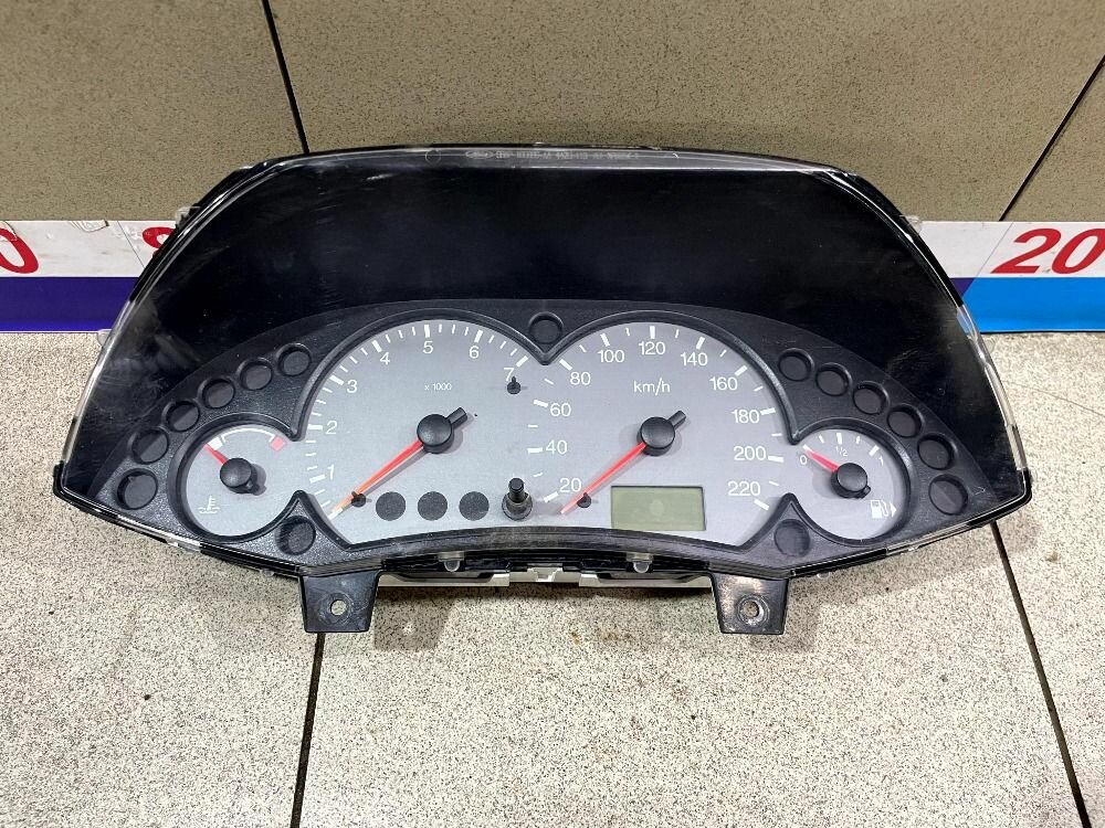 Панель приборов Ford Focus I 98AB10849JE