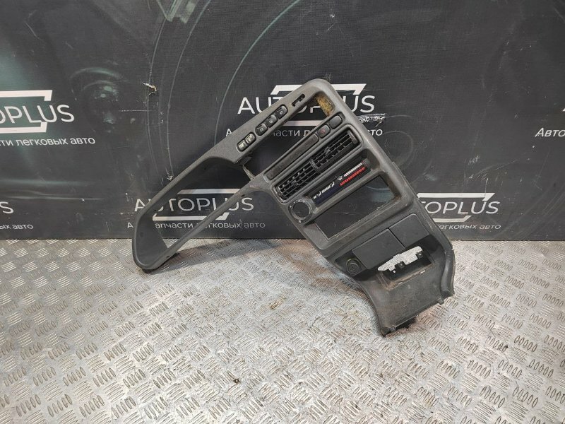 Центральная накладка торпеды Ваз 2115 2007 (VAZ-21114) Б/У с пробегом