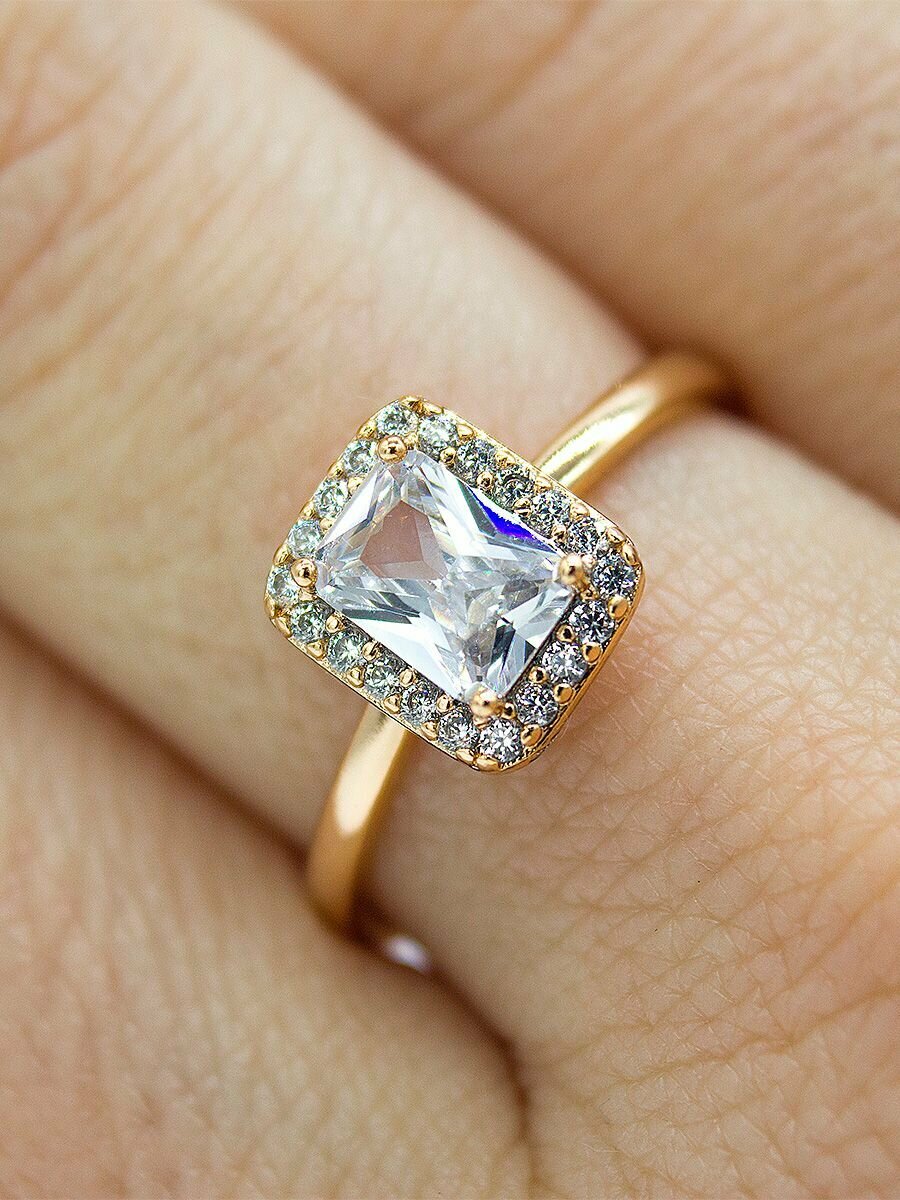 Кольцо, фианит, искусственный камень