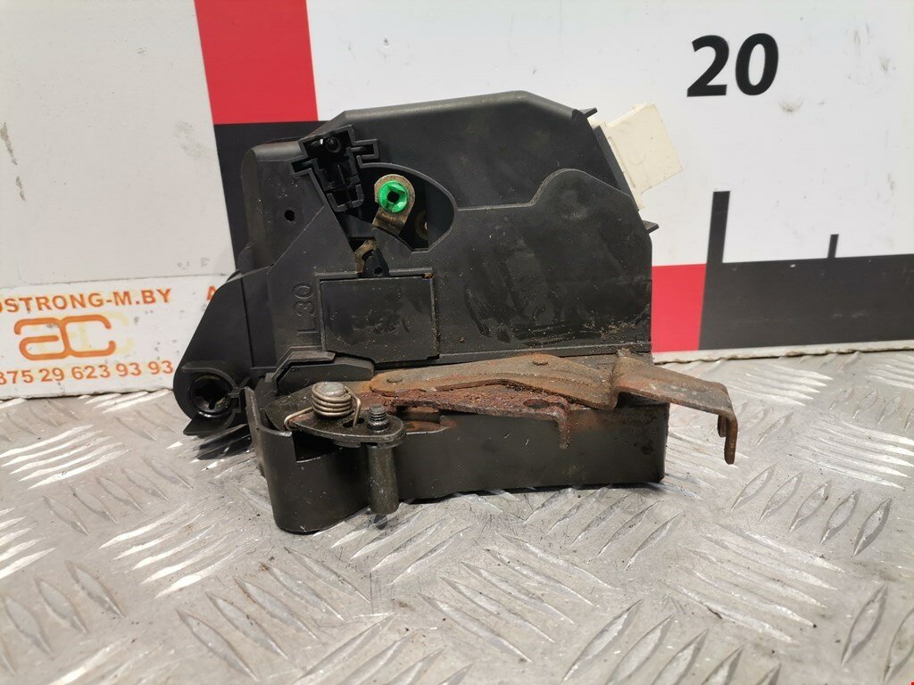 Замок двери передней правой Land Rover Range Rover 3 LR013378 арт. 903932