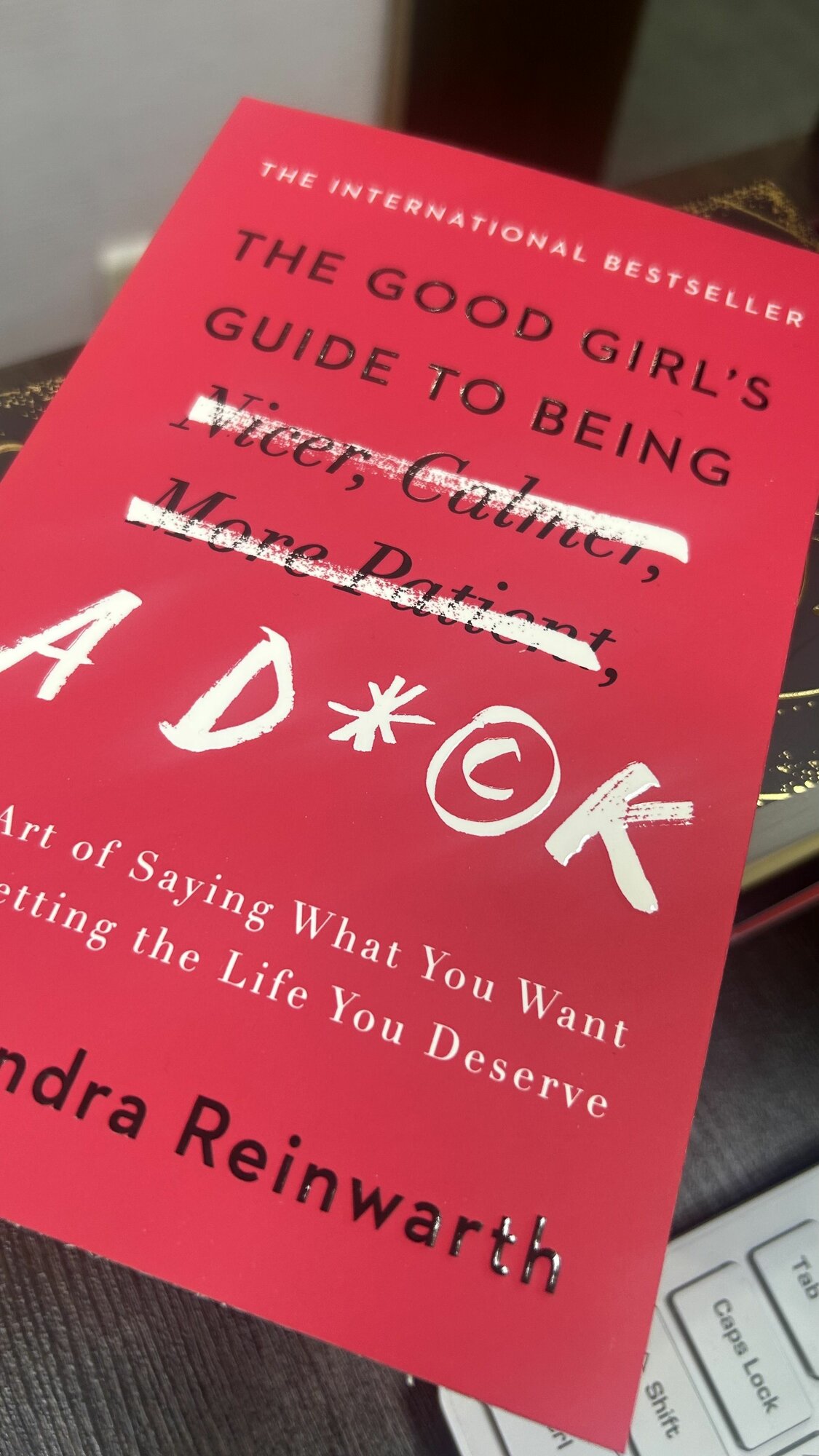 Книга Grand Central Life&Style "The Good Girl's Guide to Being a D**k", мягкая обложка