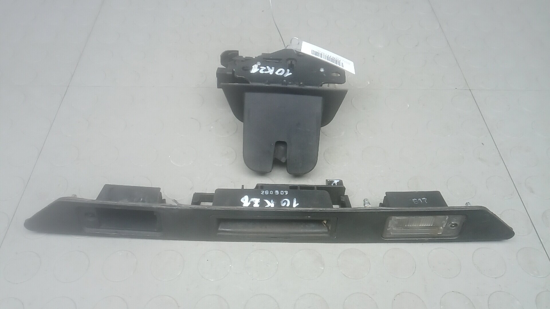 Фонарь подсветки номера 3-5 двери AUDI Q7, Номер 8P4827505C