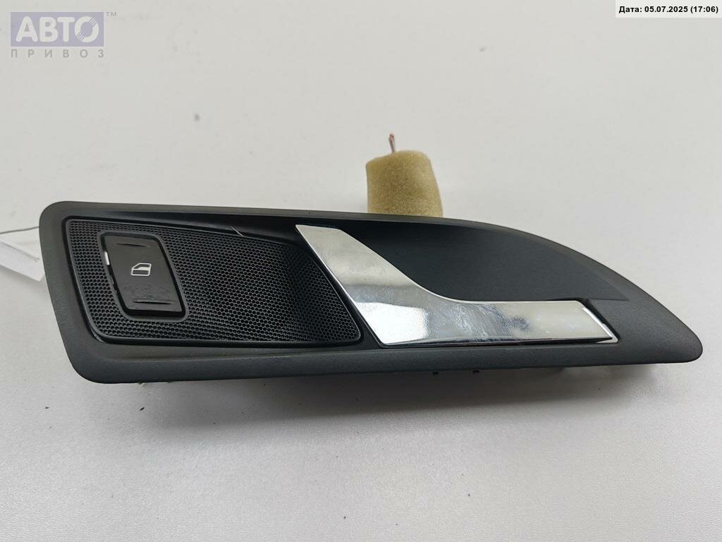 Ручка двери внутренняя задняя правая Skoda Octavia mk2 (A5 1Z) 2004-2013