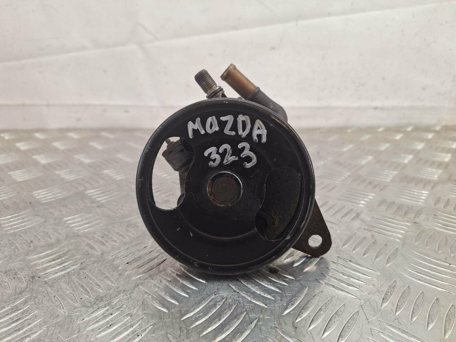 Насос гидроусилителя руля Mazda 323 3 1992
