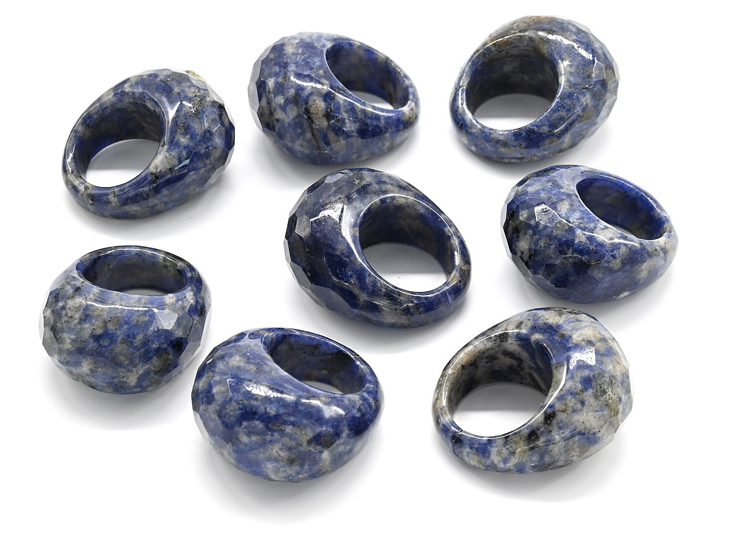 Кольцо, содалит