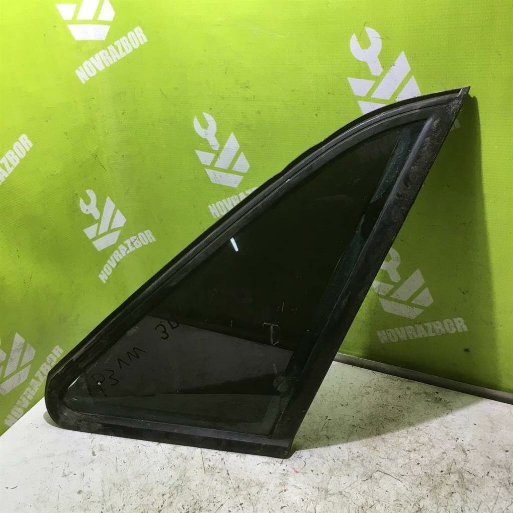 Стекло кузовное глухое правое VW Passat B3 1988-1993