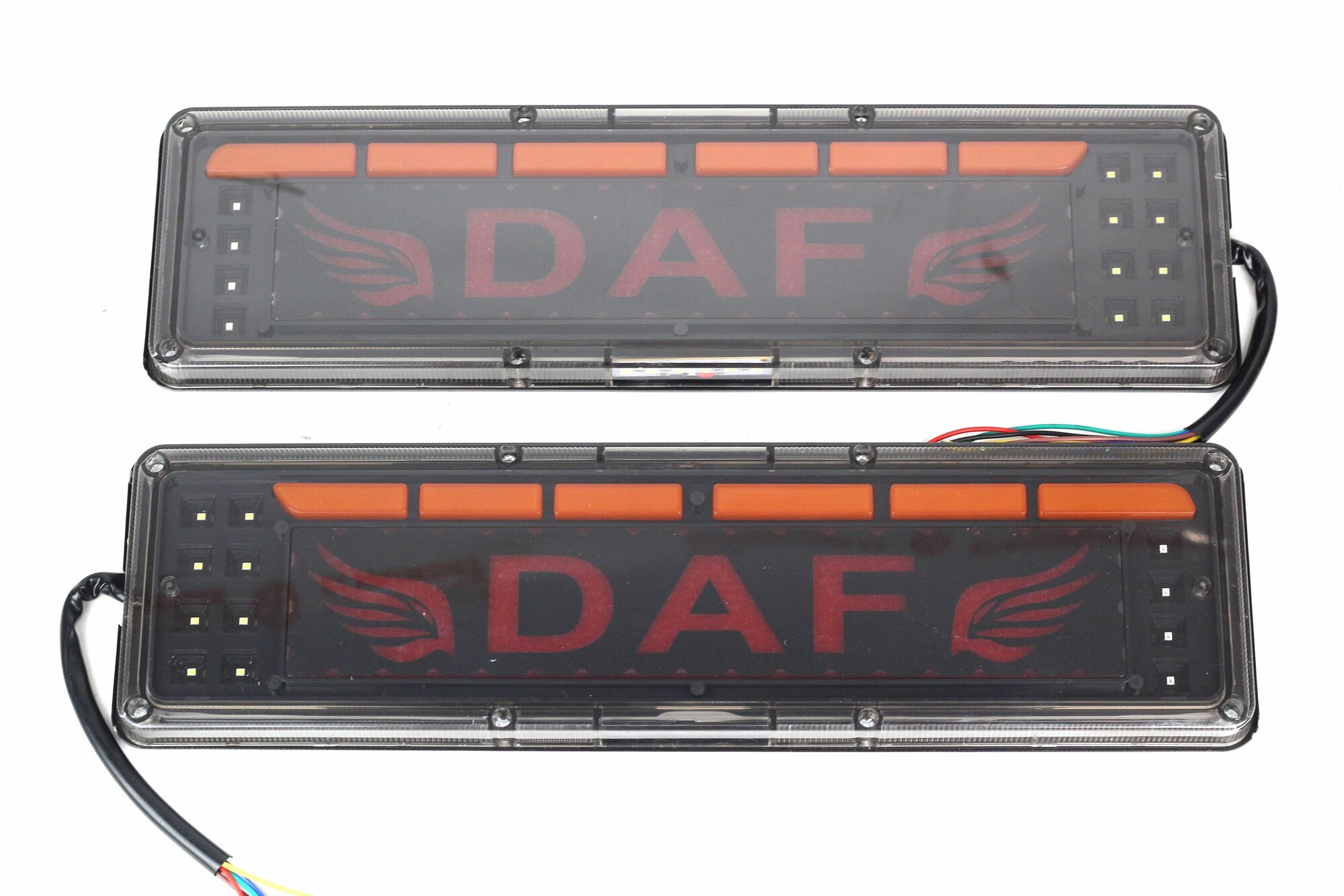 Фонарь задний универсальный (комплект 2 шт) с надписью DAF W0060