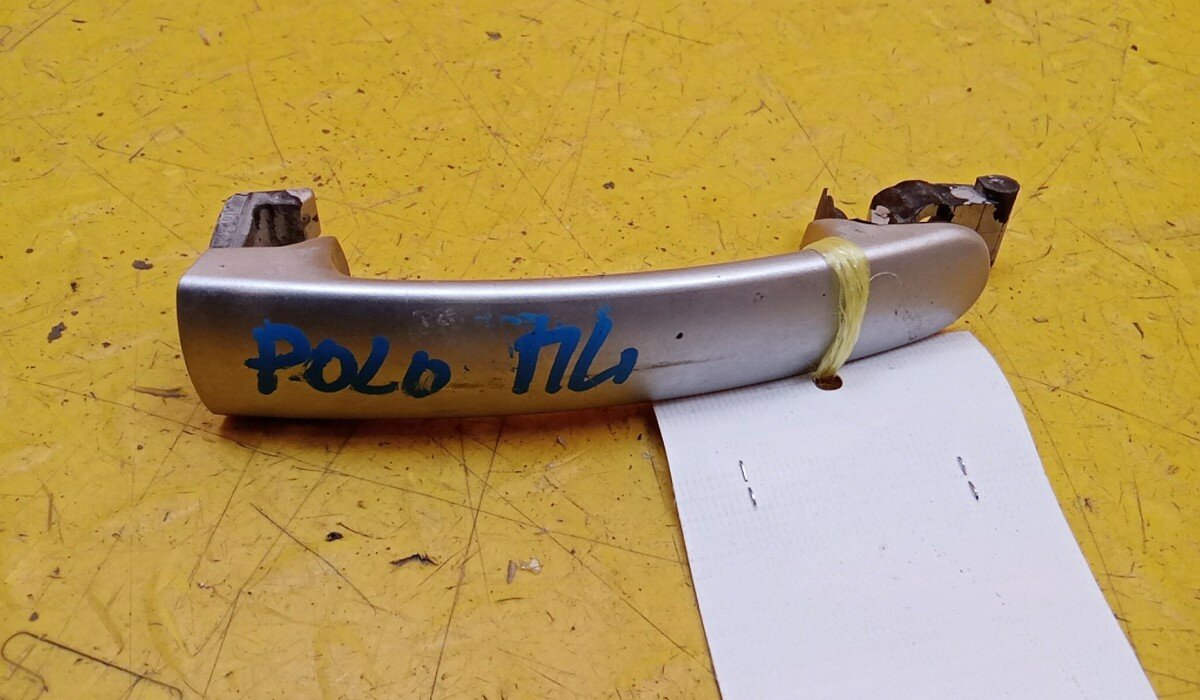 Ручка двери передней левой наружная Polo (HB) Volkswagen 5N0837205F