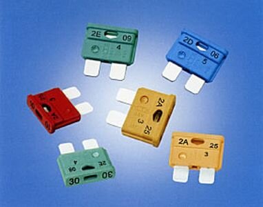 Предохранитель ZH271A-030, автомобильный Медиум, ножевой, цвет зеленый, номинал 30A, упаковка 20 шт.