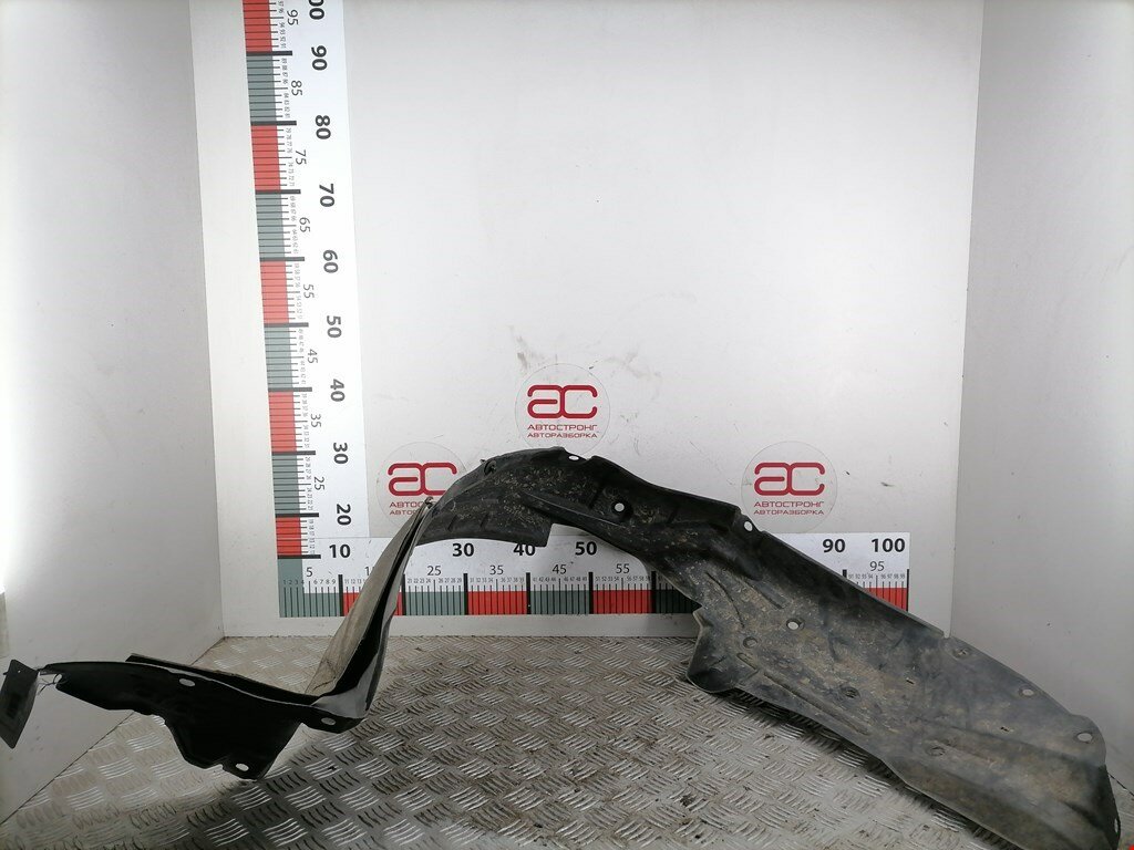 Подкрылок (защита крыла) передний левый Mazda Premacy C10156140G арт. 2211432