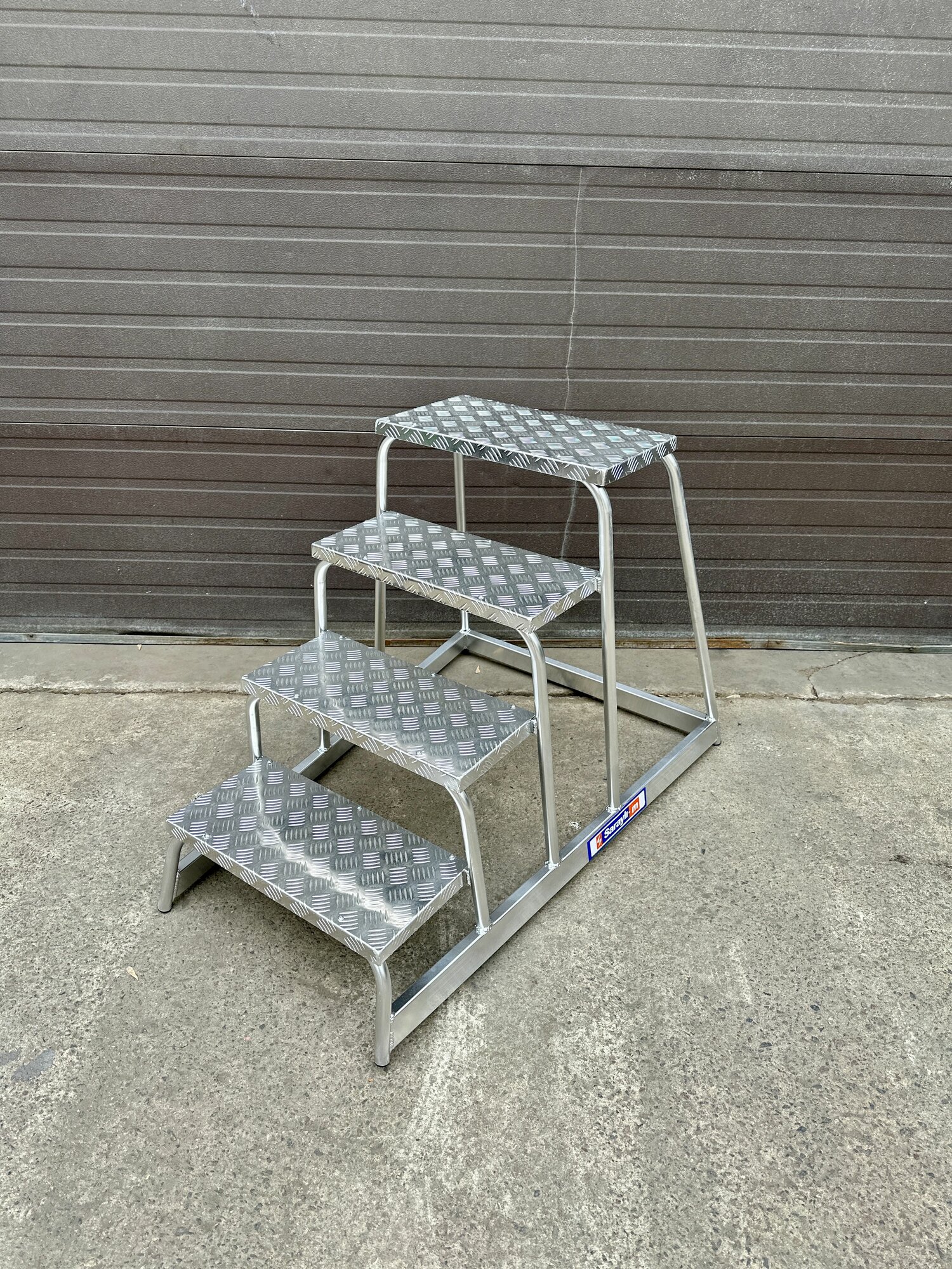 Монтажная подставка алюминиевая с рифлеными ступенями Sarayli Турция 4 ступеней (7804)