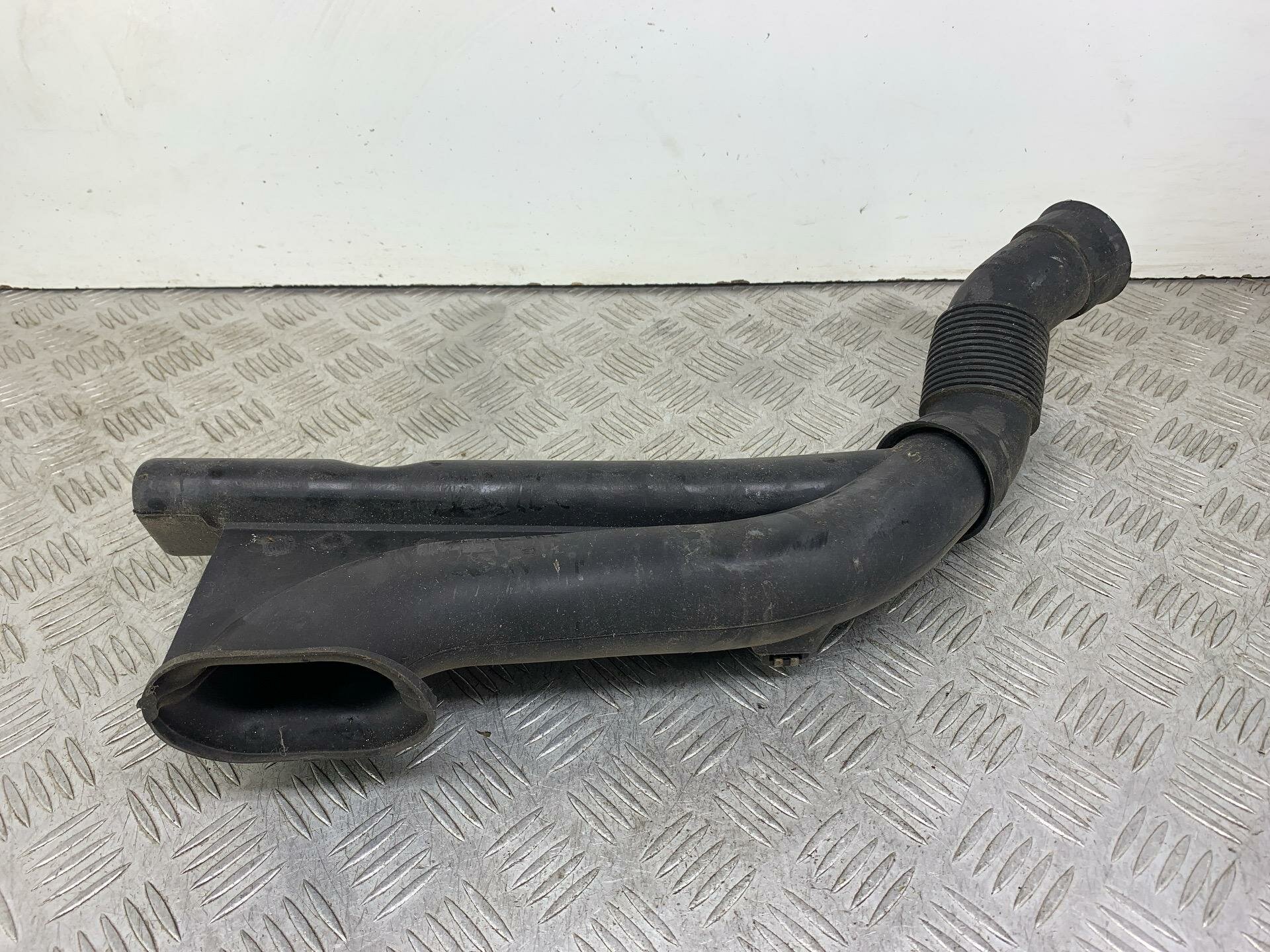 Воздуховод Opel Corsa C 2003 9129707