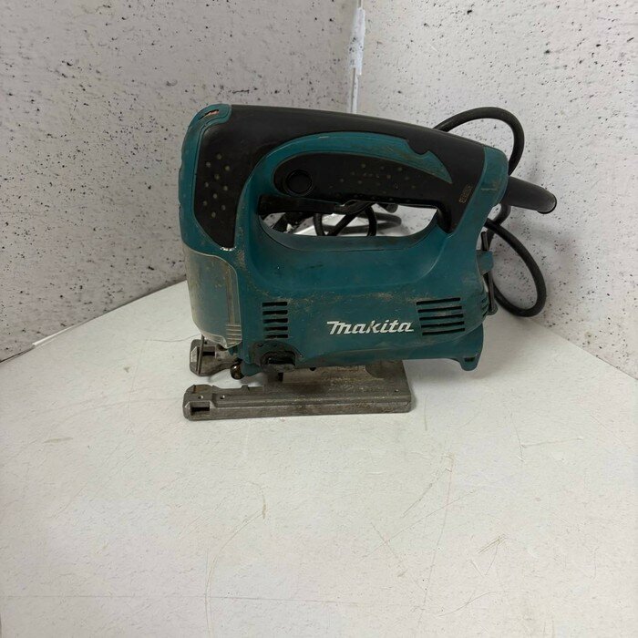 Электролобзик Makita 4329