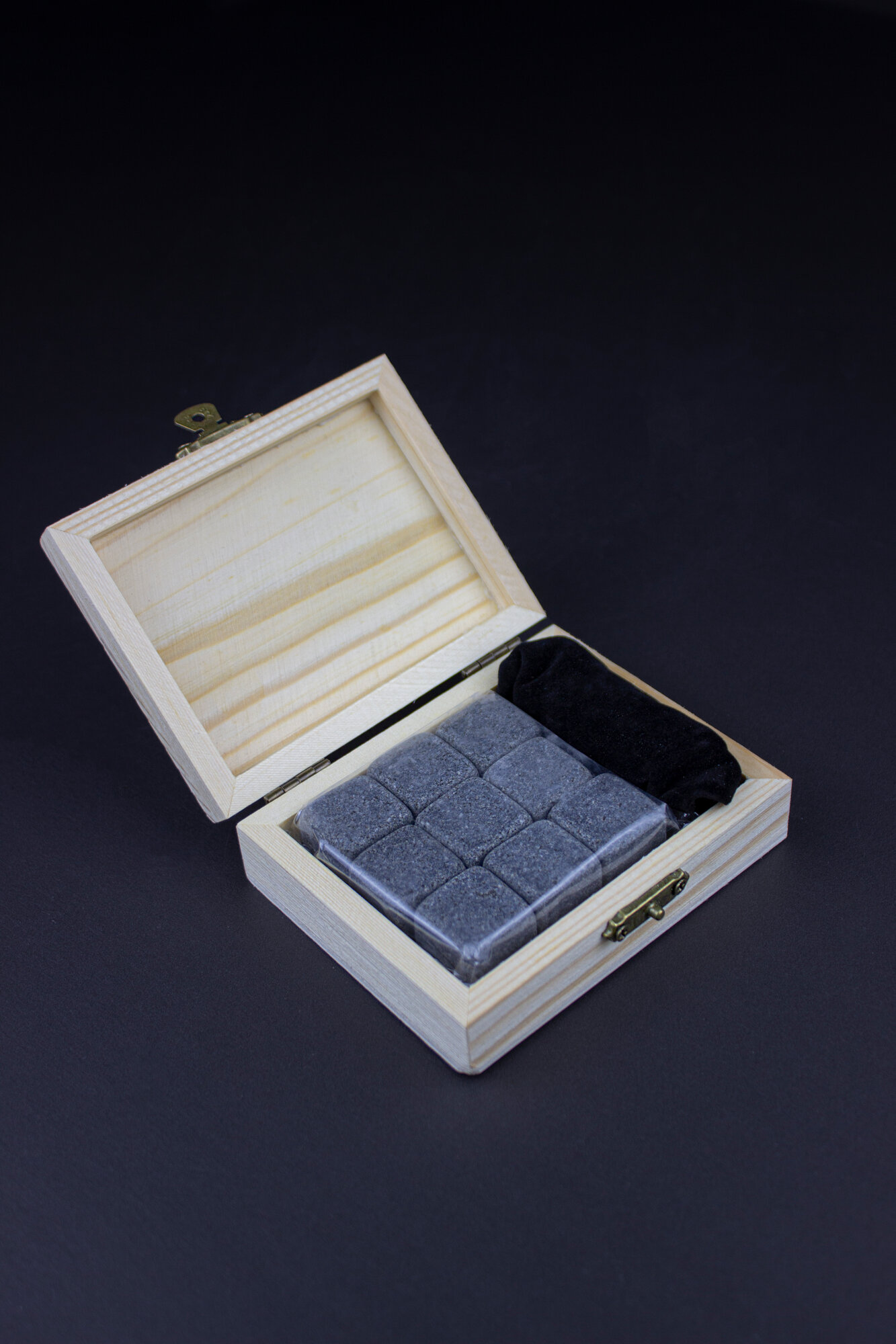 Камни для виски охлаждающие , кубики для охлаждения напитков, в подарочной упаковке с мешочком