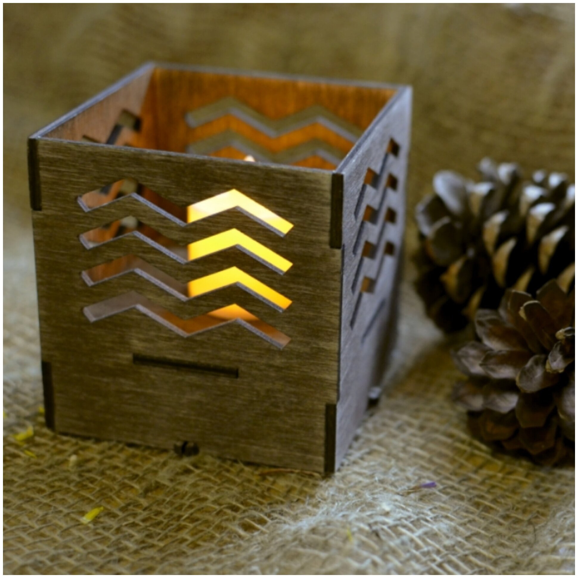 Светильник со свечой Elmarto, 8х8.5х8.5 см