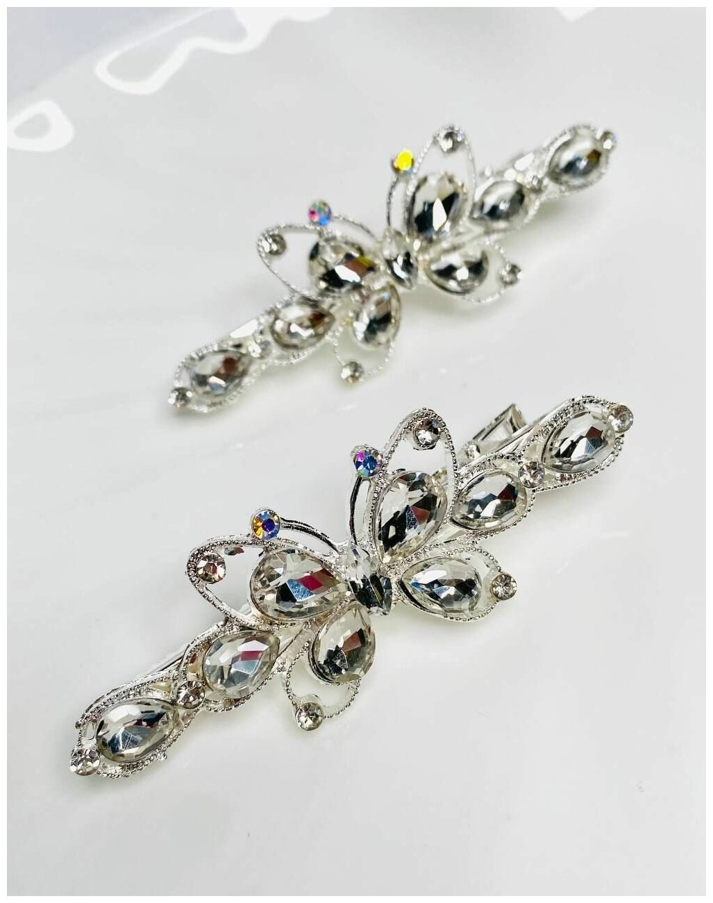 Комплект заколок для волос с крупными камнями, декоративные заколки бабочки с дуохромными камнями, 2шт