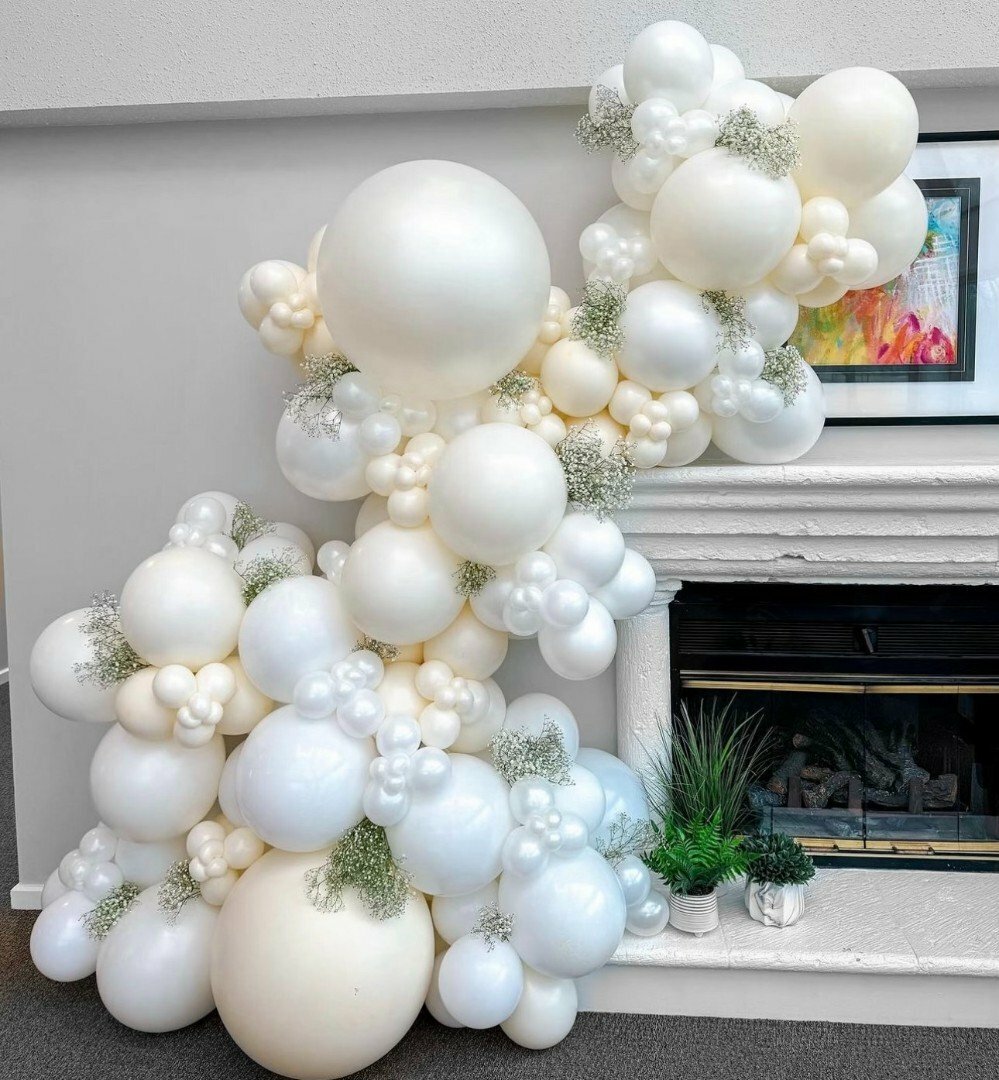Разнокалиберная гирлянда из шаров "Жемчужно-белая"
