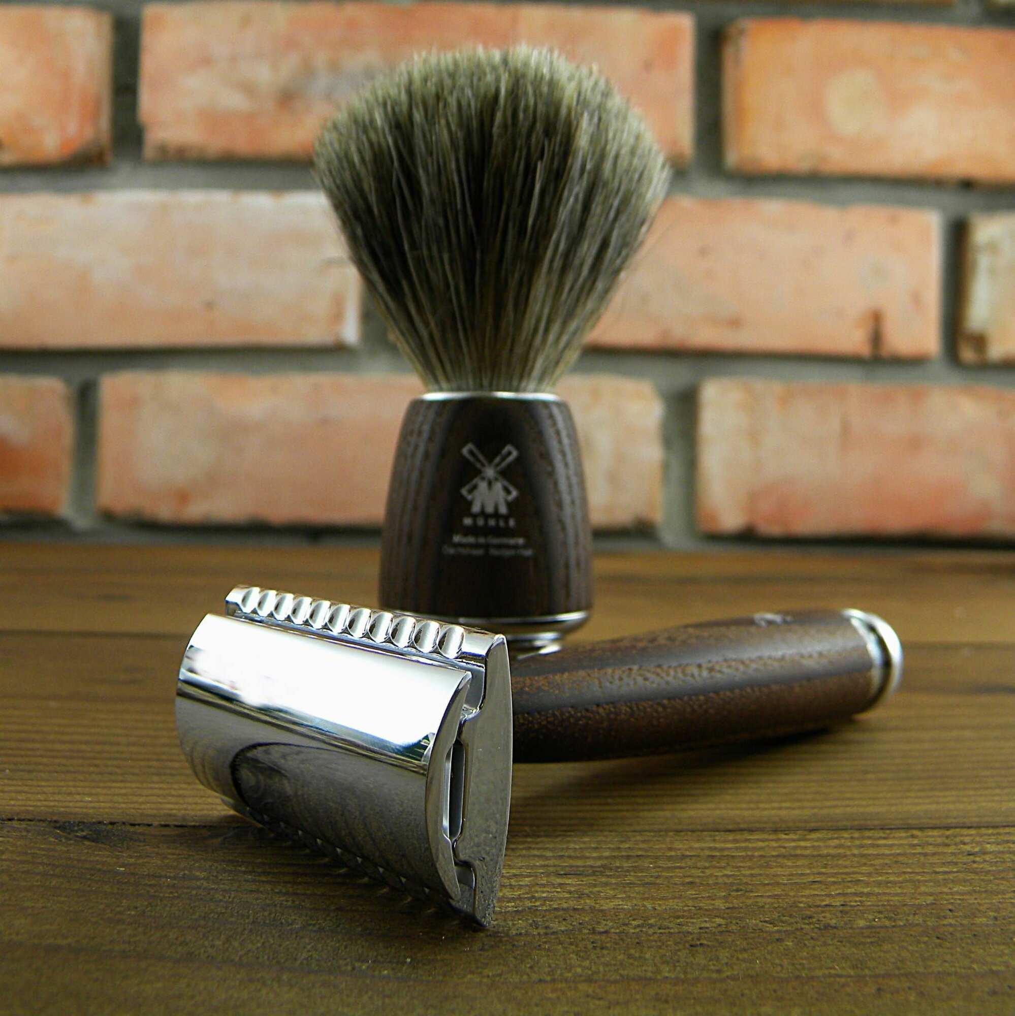 Набор для бритья Muehle Rytmo 4 предмета: помазок, Т-образная бритва, чаша, подставка (S81H220SSR)