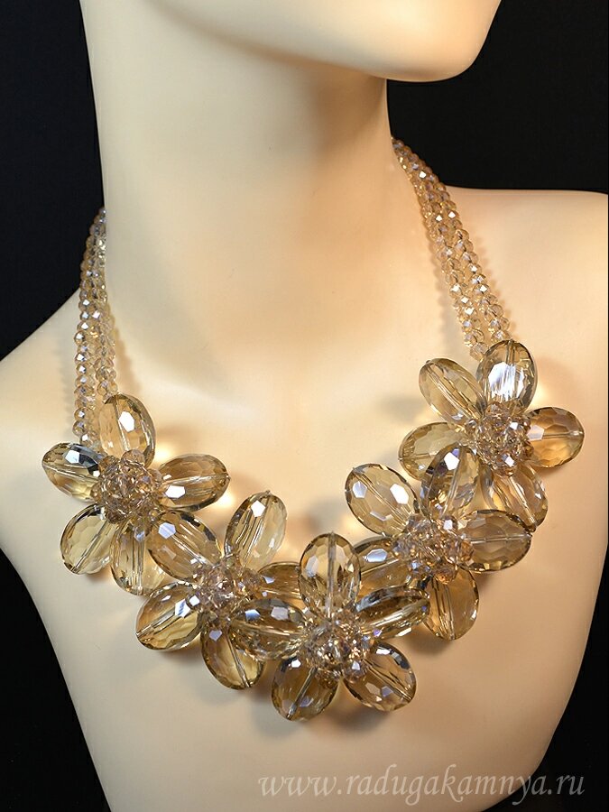 Колье, циркон