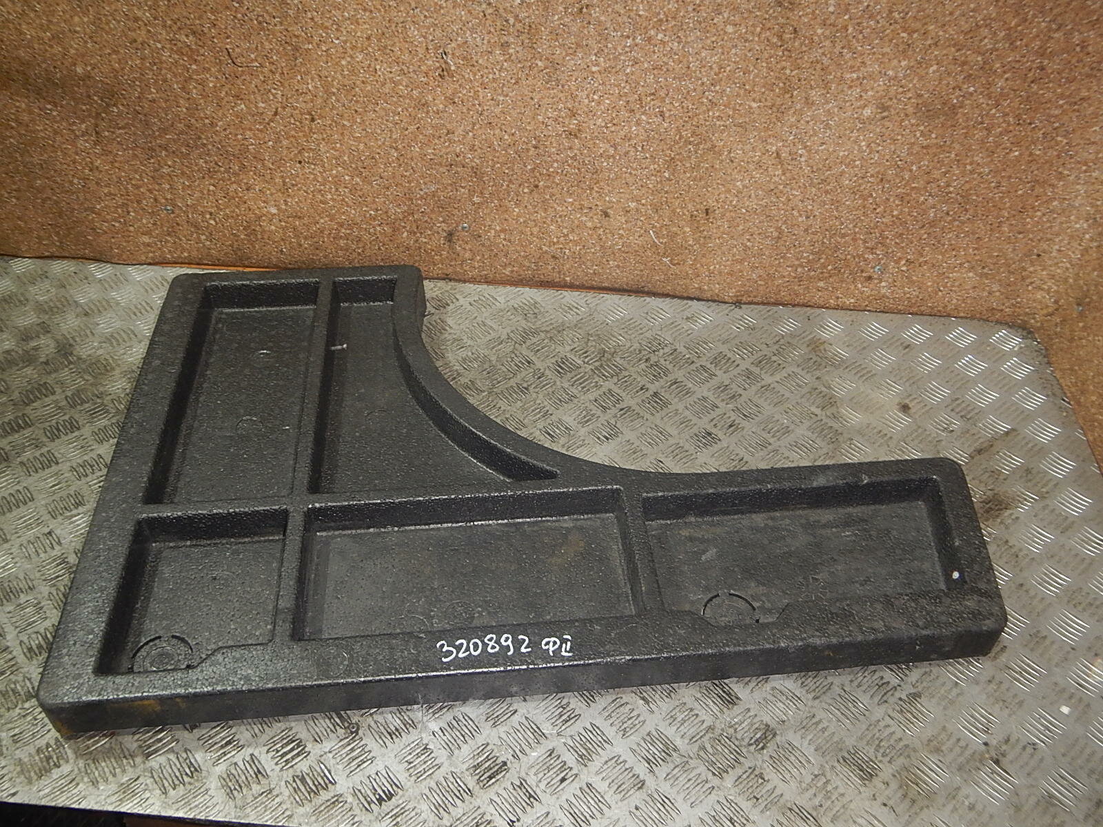 Б/У Ящик для инструментов, Ford (Форд)-FOCUS 2 (05-08) FORD FOCUS 2 (05-08) левый седан Без повреждений. 320892 FORD арт....