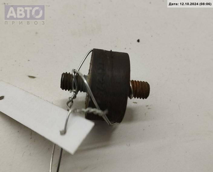 Кронштейн радиатора Audi 80 B3 (1987-1992)