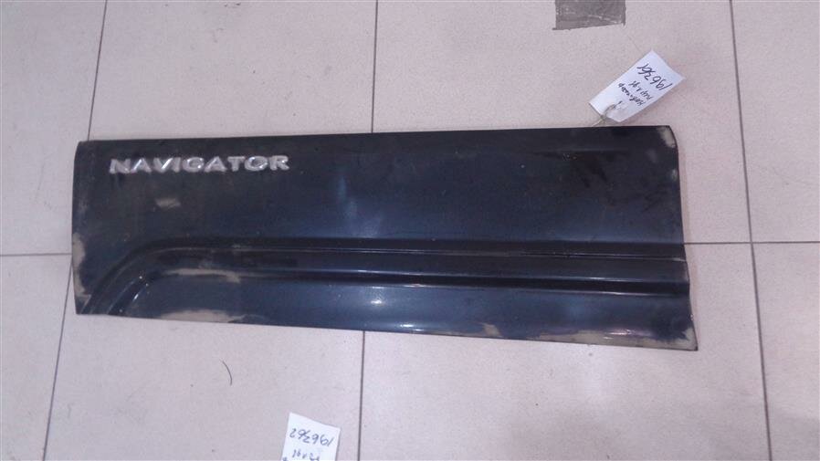 Накладка двери передней левой (наружная) от Lincoln Navigator 2002-2006