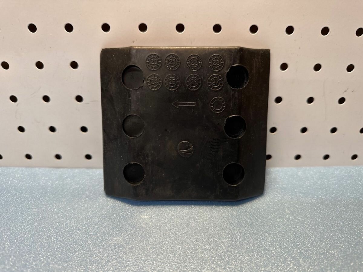 Подушка опоры седла 105x116x16 нижняя 1x JOST JSK 37 C/CZ/CW