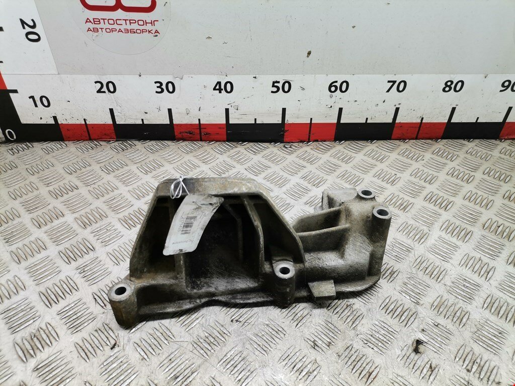 Кронштейн (крепление лапа) двигателя Iveco Daily 3 арт. 2171425