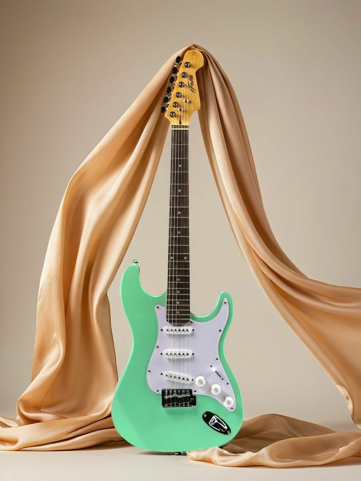 Электрогитара Stratocaster Ментоловая Fabio ST100, Матовая Mentol S-S-S, 1V+2T (Электрогитара для начинающих)