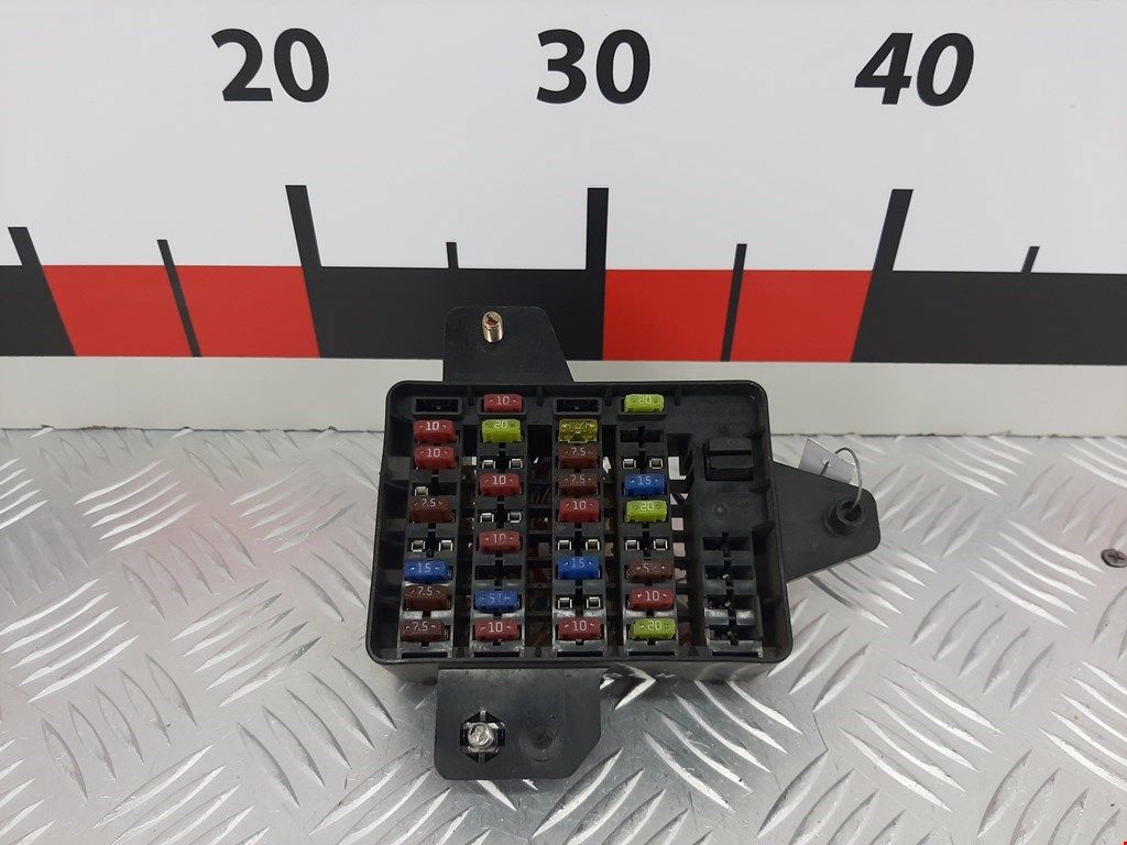 Блок предохранителей / 466308 8211008000 82110-08000 для SsangYong Rexton 1 (Y200) (с пробегом)