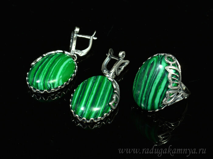 Комплект бижутерии: кольцо, серьги, малахит синтетический