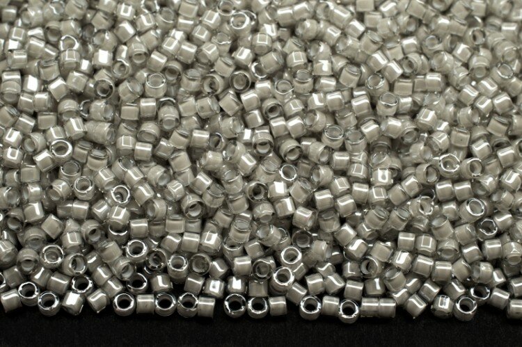 Бисер японский MIYUKI Delica цилиндр 11/0 DB-2391 устрица, окрашенный изнутри, 5 грамм