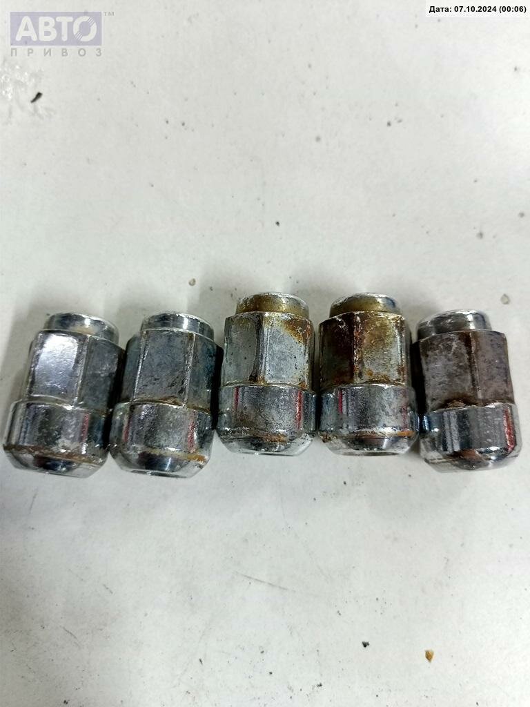 Болт колесный (гайка колесная) Honda CR-V (2007-2011)