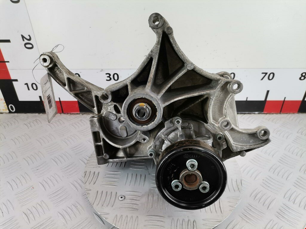 Корпус термостата Volkswagen Passat 5 048121121B арт. 1529483