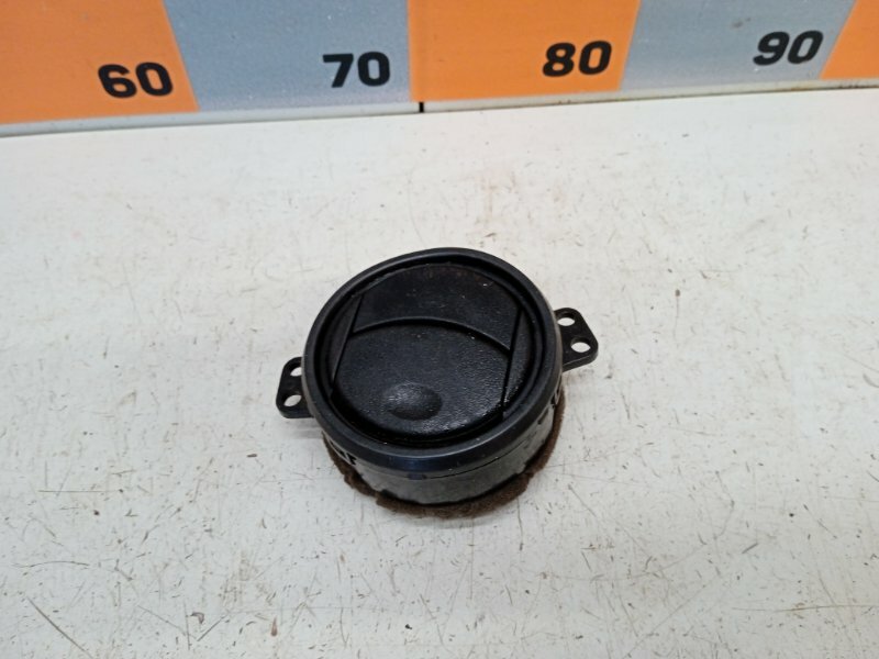 Б/У Тойота Матрикс Е130 Дефлектор воздушный Toyota Matrix 2003 E130, ZZE130, ZZE131 226953 TOYOTA арт. 5565001020