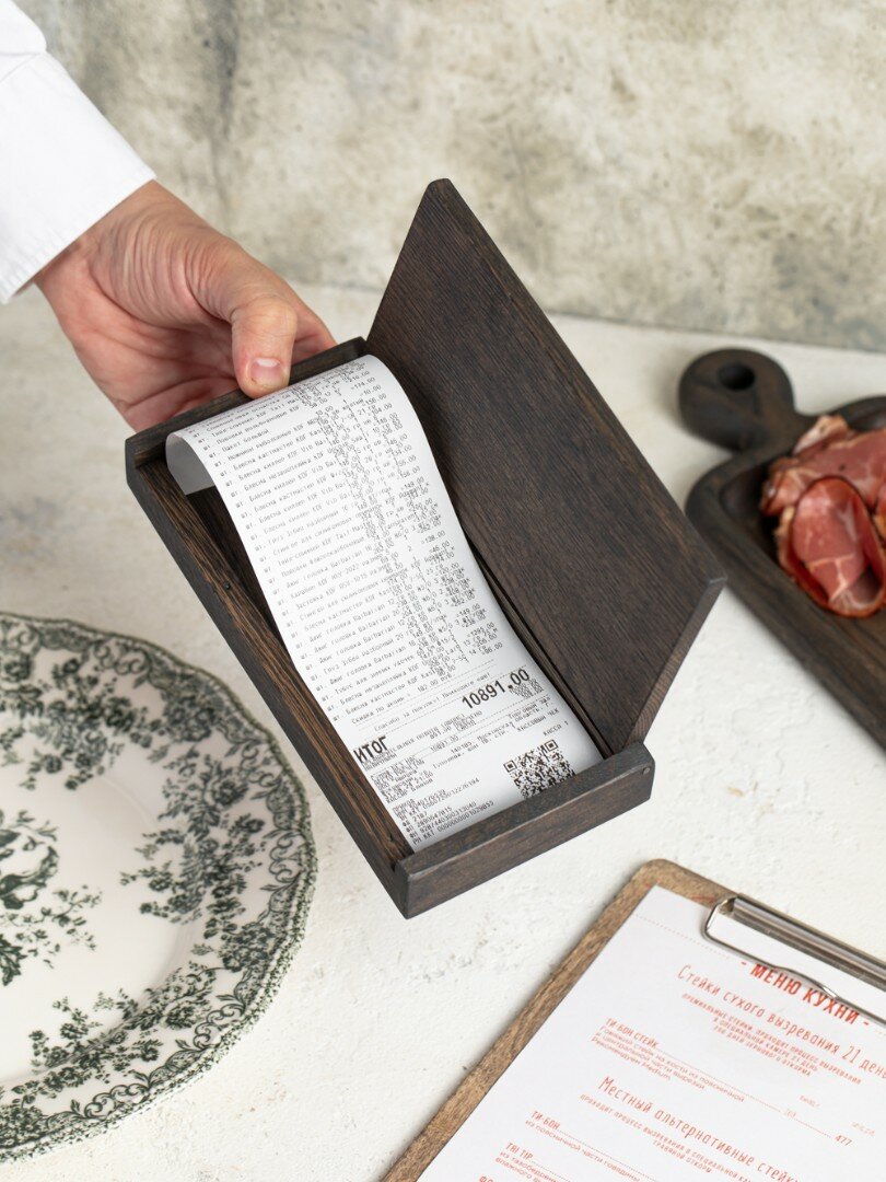 Счетница из темного дуба с крышкой